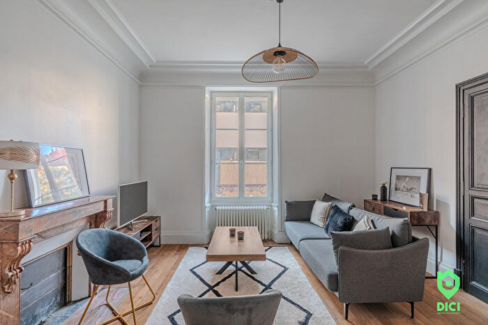 Maison 7 pièces à Angers, Centre-ville, La Fayette, à louer