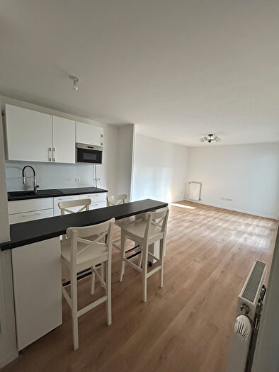 Appartement à louer - Trappes, Merisier, Aérostat - 2 pièces - 1 chambre