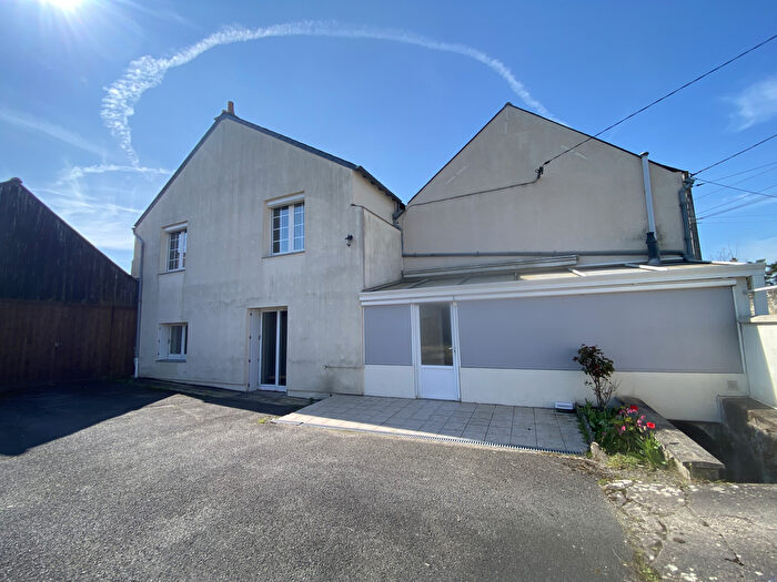 Maison à vendre - Varrains - 6 pièces - 3 chambres