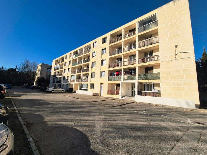 Salon-de-Provence, Lurian, Guinemer, Basses Viougues : Appartement 3 pièces à vendre