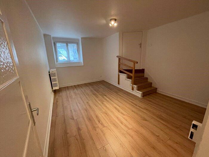 Neudorf Est Centre, Strasbourg : Appartement 4 pièces à louer