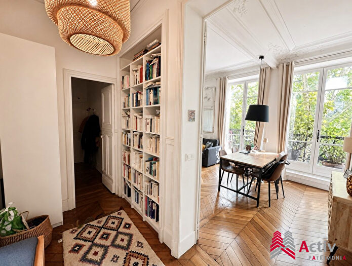 Appartement 4 pièces à Paris 10ème, Saint-Vincent de Paul, Lariboisière, à vendre