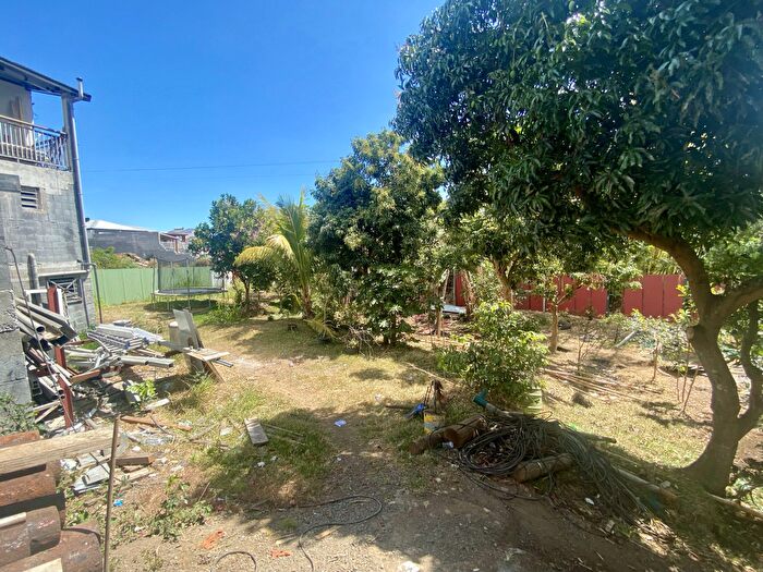 Maison à vendre - Saint-Pierre, La ligne des Bambous, La Concession - 6 pièces - 4 chambres