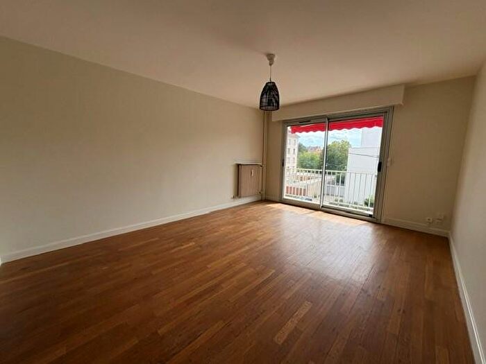 Appartement 3 pièces à louer à Dijon, Montchapet