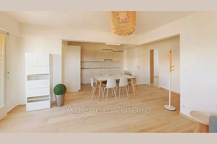 Appartement à louer - Ponteil, Antibes - 3 pièces - 2 chambres