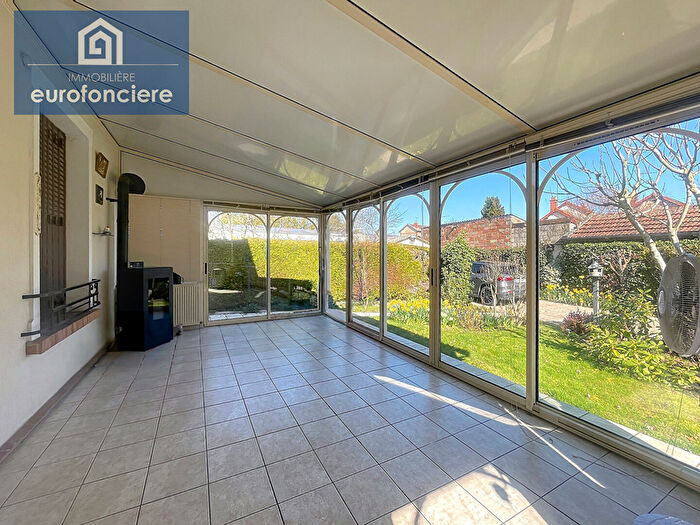 Maison à vendre - Saint-Julien-les-Villas - 5 pièces - 3 chambres