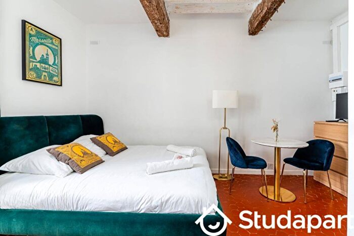 Appartement à louer - Hôtel de Ville, Marseille ème arrondissement - 1 pièce