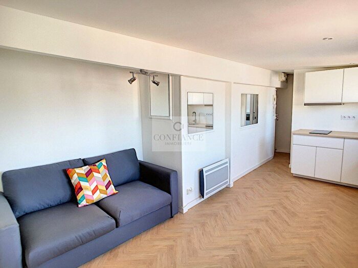 Appartement à louer - Masséna, Nice - 1 pièce