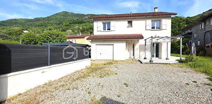 Maison 5 pièces à Tencin, à vendre