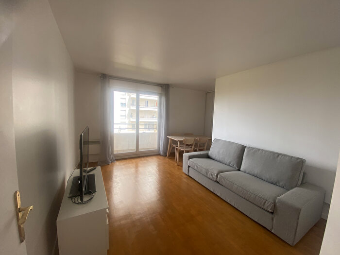 Appartement 2 pièces à Courbevoie, Faubourg de l'Arche, à louer