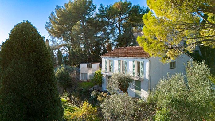 Maison à vendre - Grasse, Saint-Antoine, Aspres, Plascassier - 5 pièces - 4 chambres