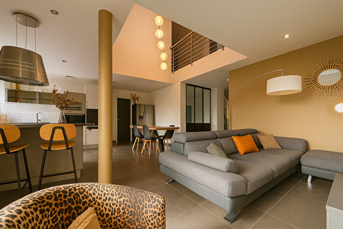 Maison à vendre - Saulon-la-Rue - 5 pièces - 4 chambres