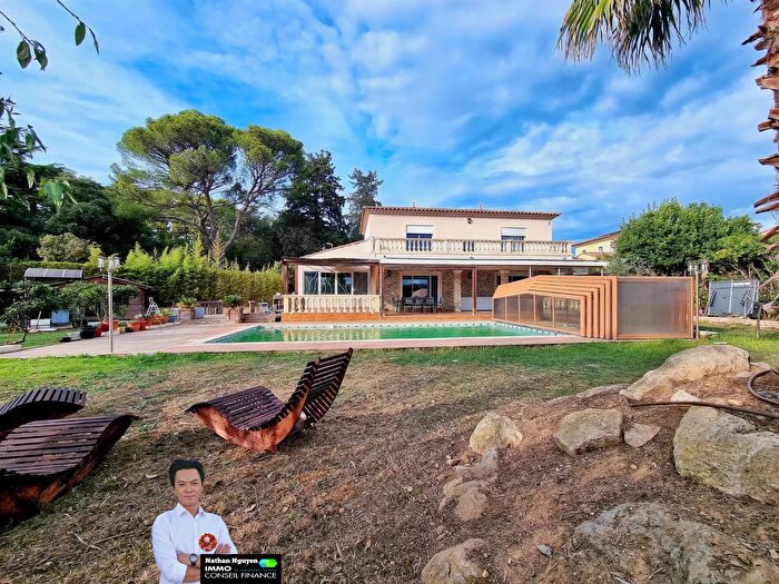 Maison à vendre - Caissargues - 8 pièces - 4 chambres