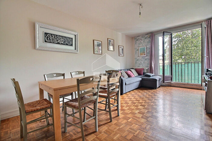 Saint-Ouen, Centre-ville : Appartement 4 pièces à vendre