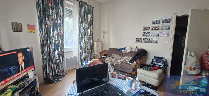 Appartement à vendre - Lourdes, Centre-ville, Place Peyramale, Gare - 2 pièces - 1 chambre