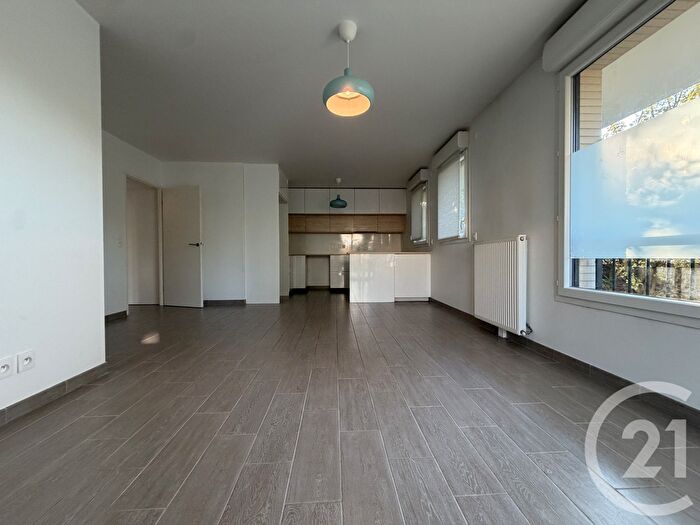 Livry-Gargan, Gargan : Appartement 4 pièces à louer