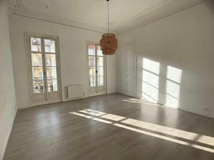 Appartement à louer - Belsunce, Marseille er arrondissement - 3 pièces - 2 chambres