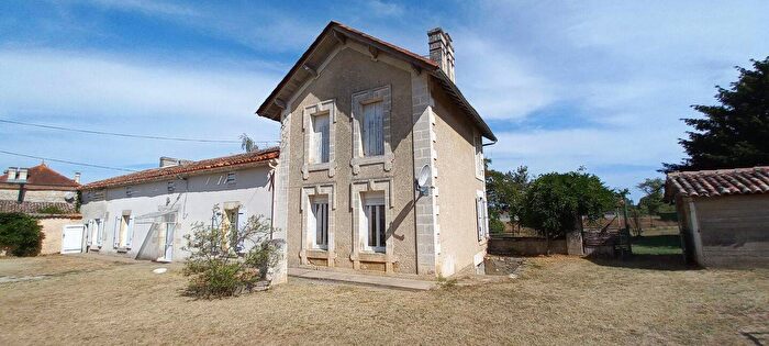 Maison 5 pièces à louer à Mosnac-Saint-Simeux