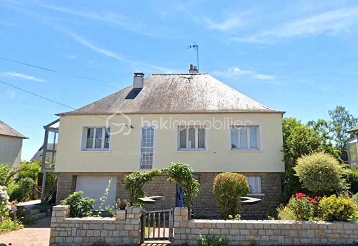 Maison 6 pièces à Saint-Baudelle, à vendre