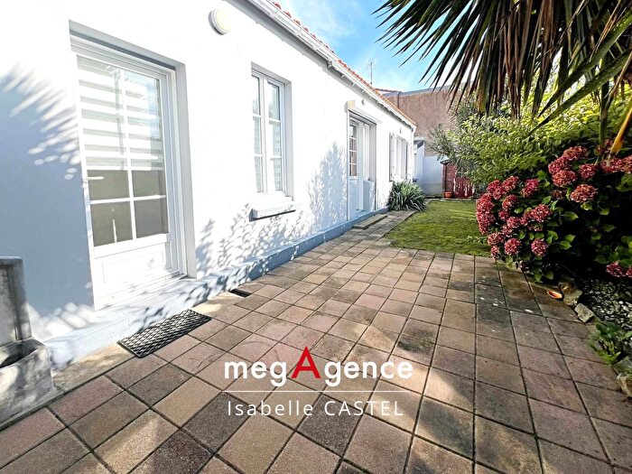 Les Sables-d'Olonne, Les Roses, Route du Château d'Olonne : Maison 5 pièces à vendre