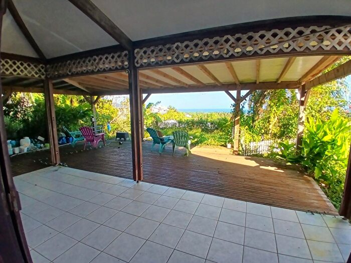 Maison à vendre - Capesterre-Belle-Eau - 4 pièces - 3 chambres