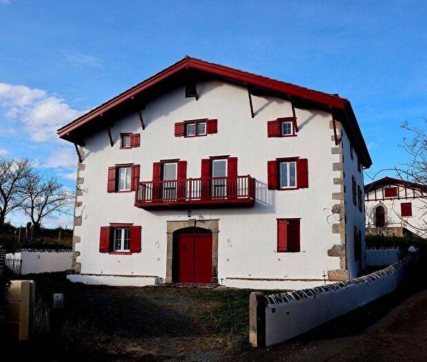 Appartement à louer - Iholdy - 5 pièces - 4 chambres