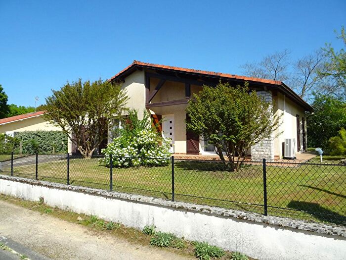 Maison à vendre - Saint-Pierre-du-Mont - 4 pièces - 2 chambres