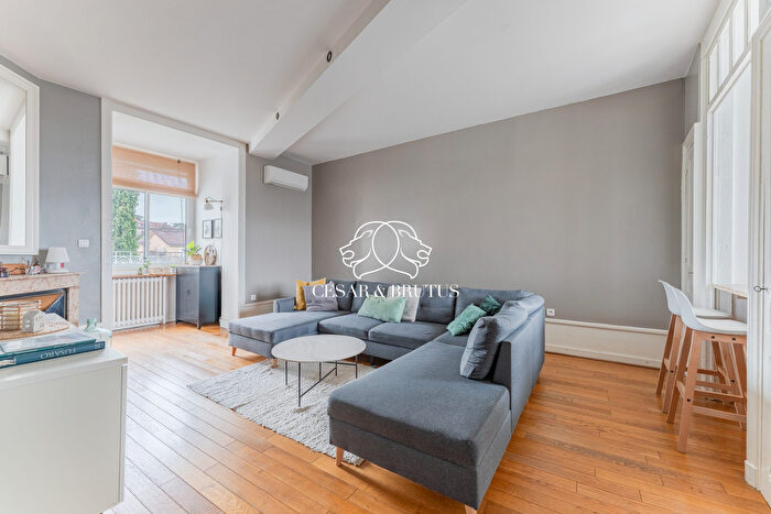 Appartement à vendre - Oullins, Saulaie, Clavière - 4 pièces - 2 chambres