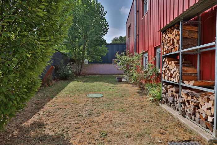 Maison 4 pièces à Oytier-Saint-Oblas, à louer