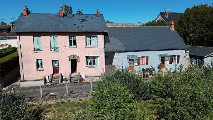 Luzy - Maison 11 pièces à vendre