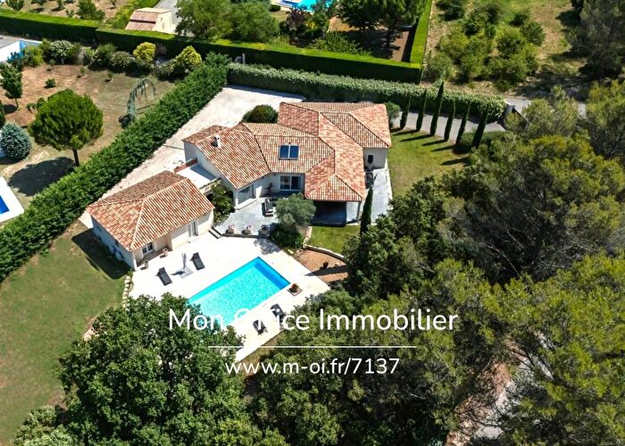 Maison 8 pièces à Simiane-Collongue, à vendre