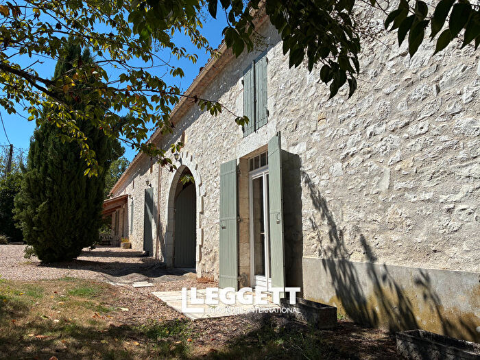 Lalandusse : Maison 18 pièces à vendre