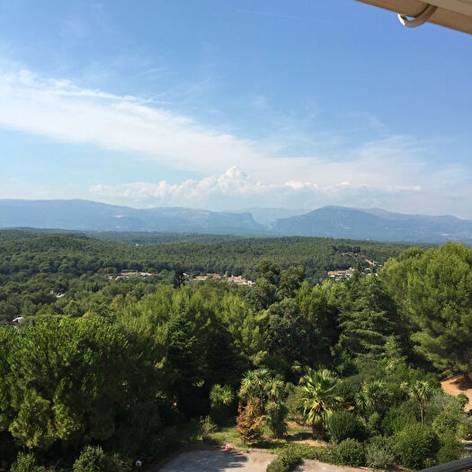 Appartement à louer - Mougins, Le Haut, Bréguières - 2 pièces - 1 chambre