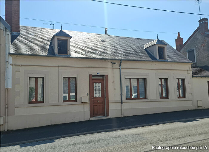 Ainay-le-Château : Maison 4 pièces à vendre
