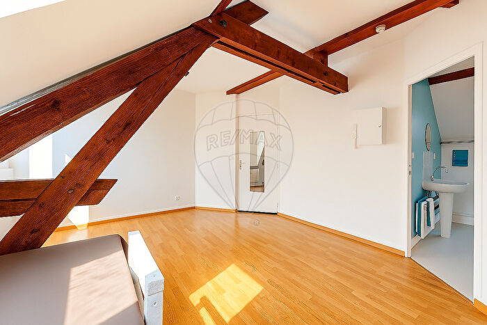 Appartement à louer - Sainte-Savine - 1 pièce