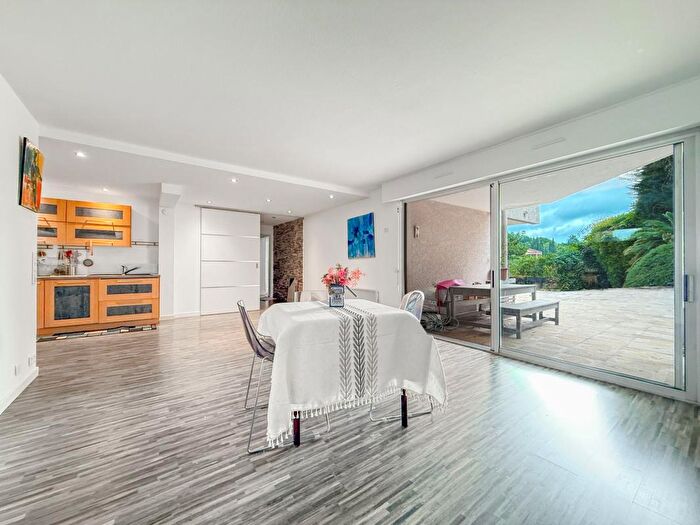 Appartement à vendre - Vence, Saint-Martin, Lubiane, Le Suve - 3 pièces - 2 chambres