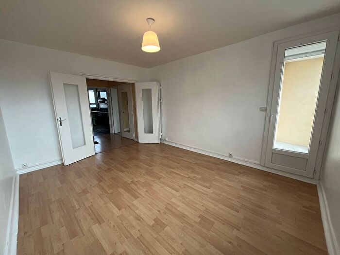 Appartement à louer - Ateliers SNCF, Chenôve - 2 pièces - 1 chambre