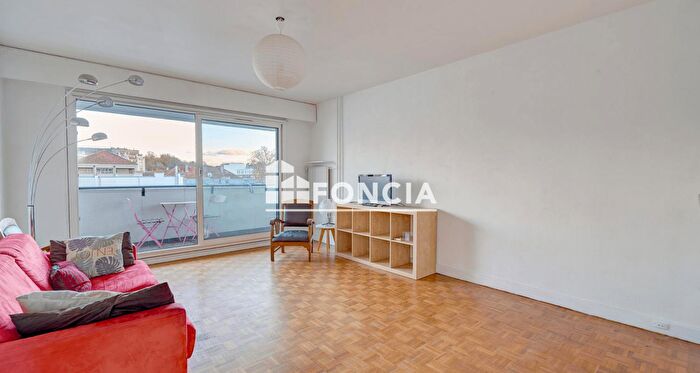 Appartement à vendre - Issy-les-Moulineaux, Centre-ville, Corentin Celton, Les Varennes - 3 pièces - 2 chambres