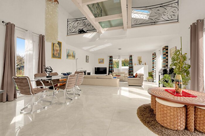 Maison à vendre - Castres, Quartier Périphérique Nord et Est - 6 pièces - 4 chambres