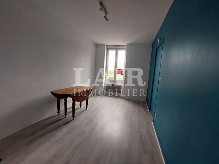 Saint-Pierre-des-Nids : Appartement 2 pièces à louer