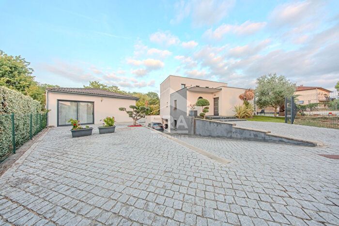 Maison 8 pièces à Montberon, à vendre