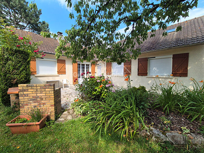 Maison 6 pièces à Villeneuve-les-Sablons, à vendre