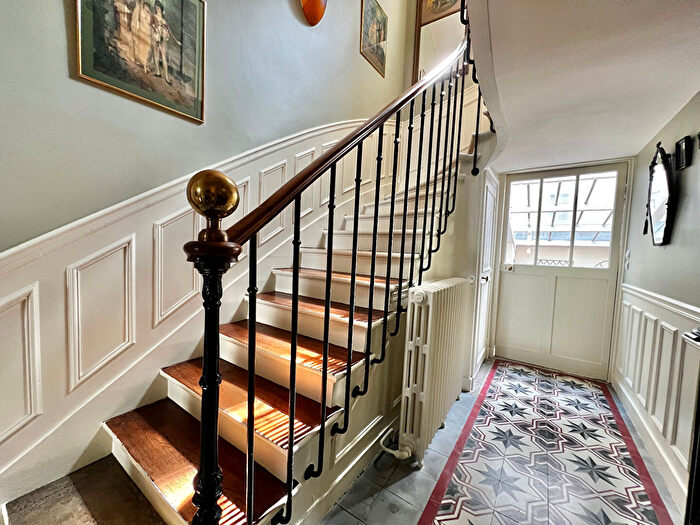 Maison à vendre - Paris e , La Fourche, Guy Moquet - 13 pièces - 5 chambres