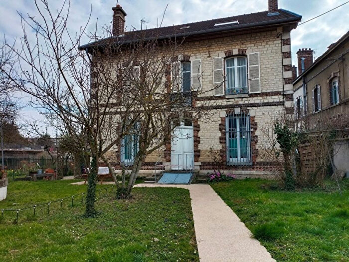 Appartement à louer - Troyes, Cathédrale - 2 pièces - 1 chambre