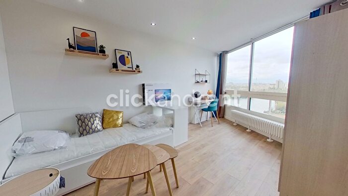 Appartement à louer - Créteil, Pointe du Lac - 6 pièces - 6 chambres