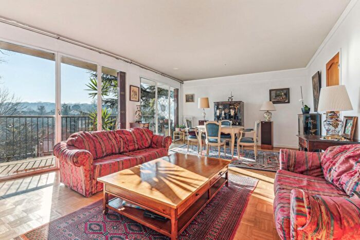 Appartement à vendre - Vaucresson - 5 pièces - 3 chambres