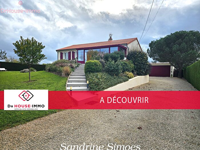 Maison à vendre - Lathus-Saint-Rémy - 6 pièces - 4 chambres