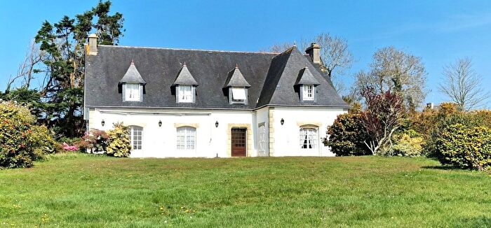 Maison à vendre - Confort-Meilars - 10 pièces - 7 chambres