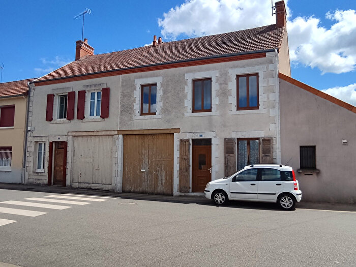 Maison à vendre - Châteaumeillant - 6 pièces - 3 chambres