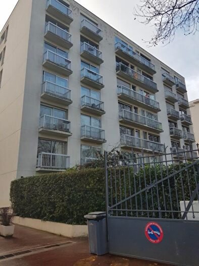 Appartement à louer - Neuilly-sur-Seine, Parc de Neuilly - 1 pièce